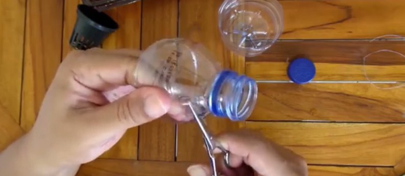 Hidroponik Sederhana dengan Botol Bekas Air Mineral | Bibit Online Hidroponik Sederhana dengan Botol Bekas Air Mineral | Bibit Online